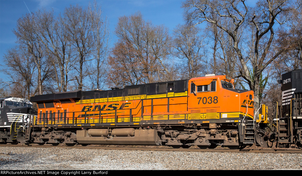 BNSF 7038